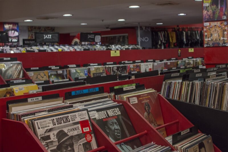 11 Best Places to Buy Your Vinyl Online: Enhance Your Collection